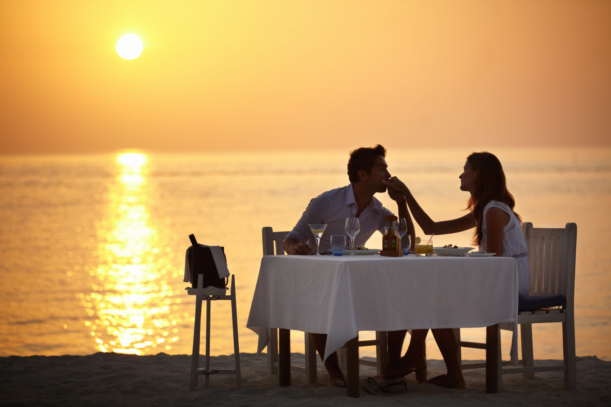 Romantic First Date Ideas - iLove